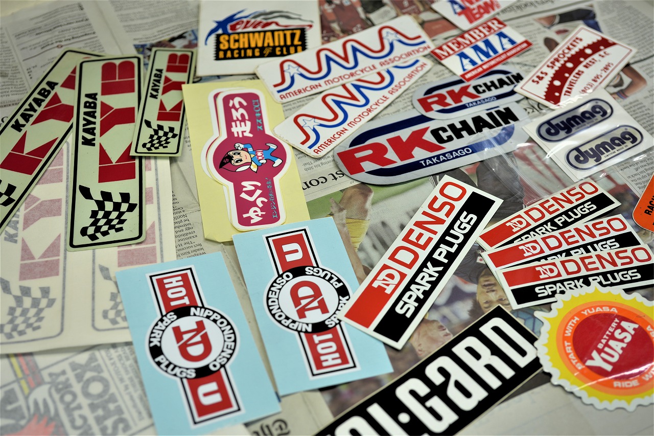 毎朝8時【Thoughts】バイク。ビンテージ化？ステッカーチューンで唯一無二(´ρ`) | decoboco