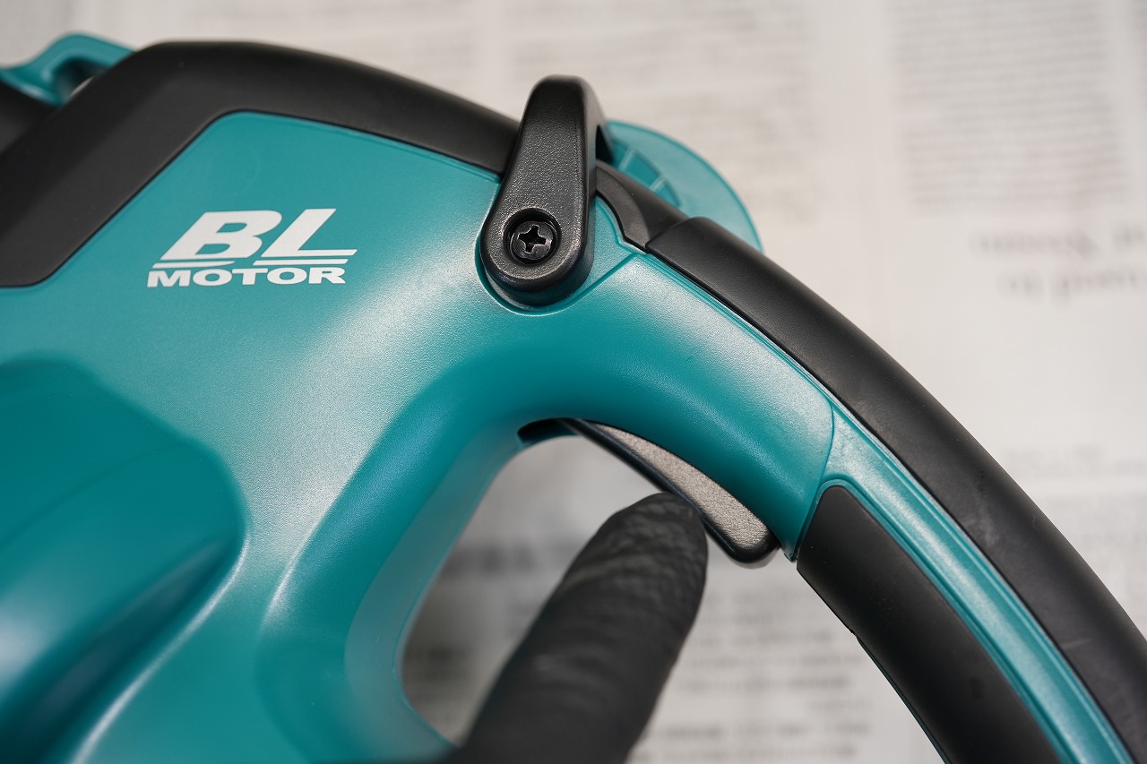 マキタ史上一番感動した。充電式ブロワ集じん機MUB187D 半端ない実力。すぐに買った方が良いレベル。【Thoughts】バイク。 – decoboco