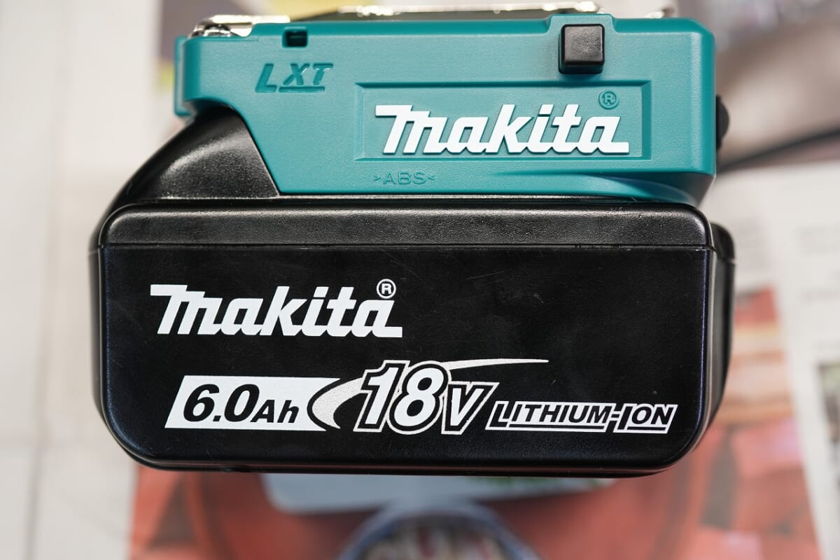 【後編】モバイルバッテリーで使える？マキタの充電式暖房ベスト CV202DZ調べてみたら？ | decoboco