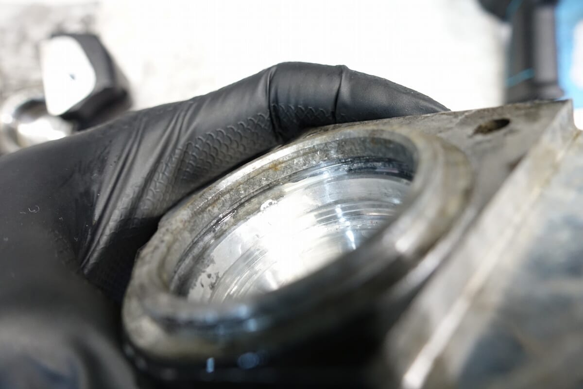 Z1000MK2 長期冬眠から動かしフルノーマルに戻す？ソフトレストア ブレーキキャリパー・マスターOH | decoboco