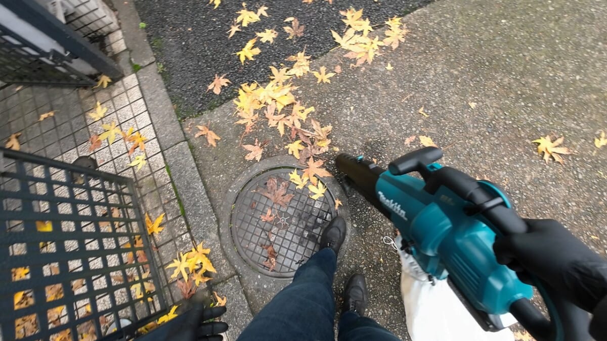 濡れた落ち葉も楽々♪「マキタMUB187Dブロワ集塵機」洗濯ネットも効率的だ！ | decoboco