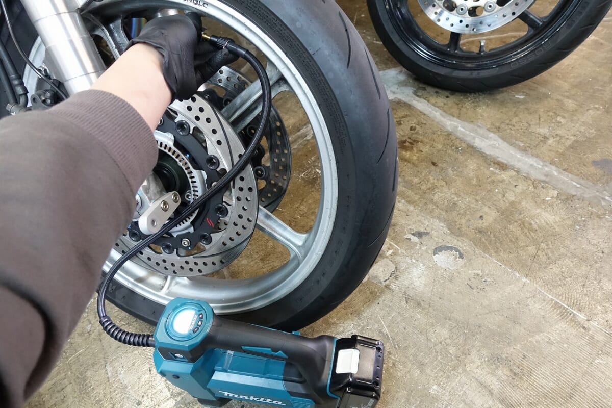 結局マキタ「いつ使う？」充電式空気入れ18V MP181DZ | decoboco