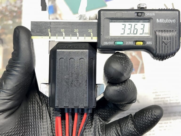 「バイク」配線焼きそばを回避する「電源取出」デイトナ三男。D-UNIT WR「超小型・防水」が便利？ | decoboco