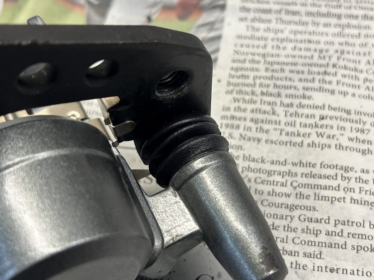 ZEPHYR550/400 ゼファー550/400 キャリパーOH。アルミピストン化（中途半端に） | decoboco