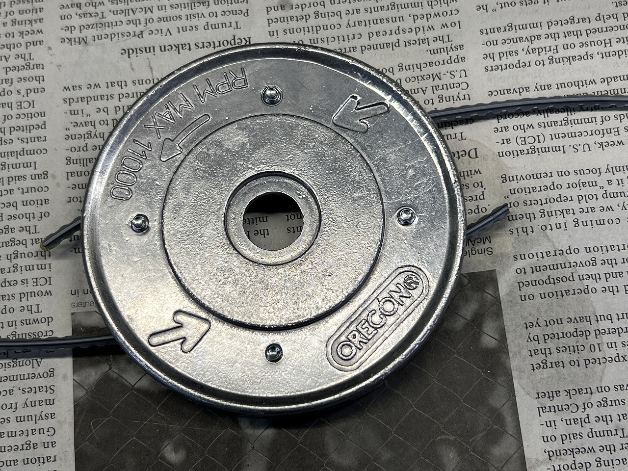 やっと入手♪「挿すだけ」草刈りナイロンコード 超品薄 OREGON ジェットフィット | decoboco