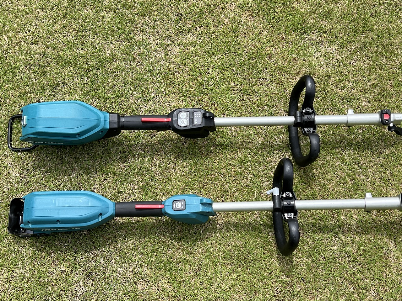 草刈り機18Vか？40Vmaxか？使い比べたら「40Vmaxが圧倒的に優れていた」マキタスプリットモーター草刈機 | decoboco