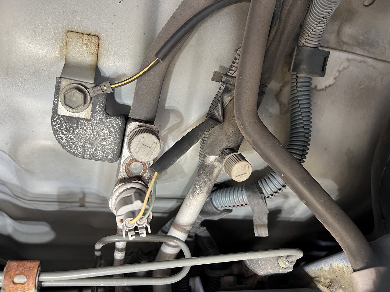 「爆冷化」タウンエーストラックKM70 エアコンガスがゼロでした。。。ニューテックNC-200も添加。 | decoboco