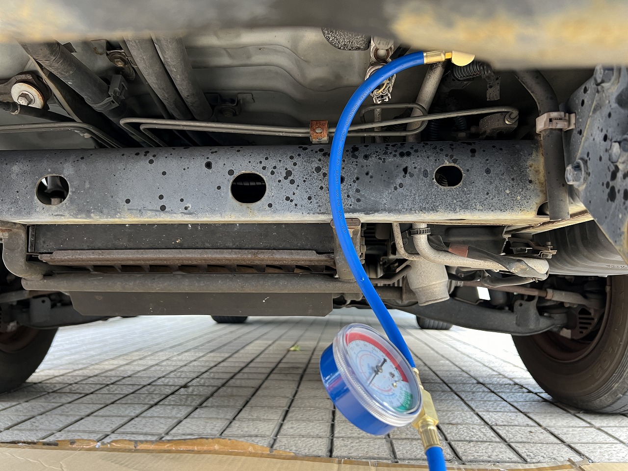 「爆冷化」タウンエーストラックKM70 エアコンガスがゼロでした。。。ニューテックNC-200も添加。 | decoboco