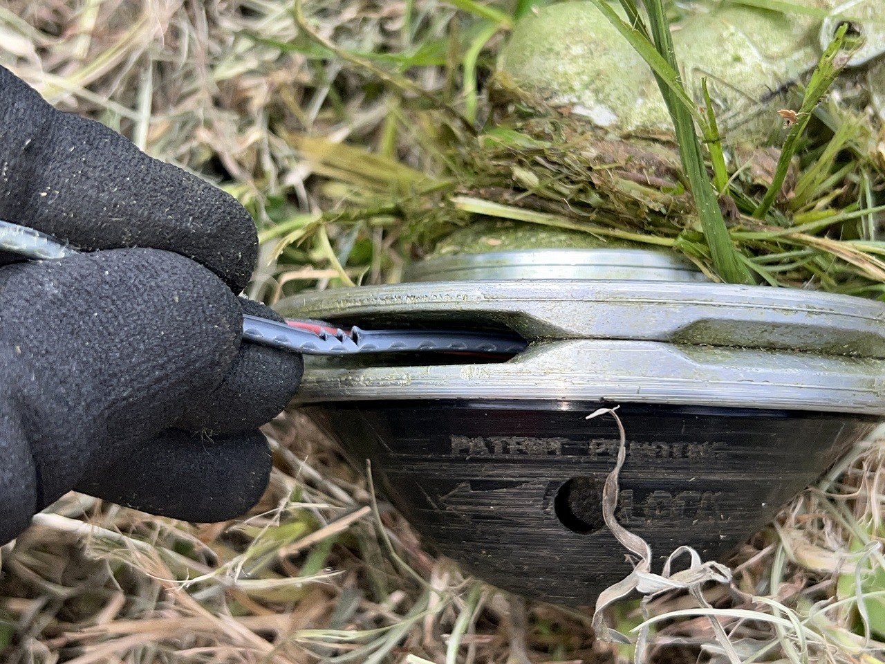 草刈り「味比べ」OREGONナイロンコードを3種比較！守備範囲の広さはテクニ280で決まり！ | decoboco