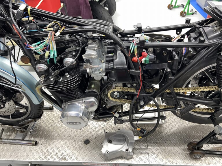 THE「旧車の洗礼」憧れのZ1Rを快調に乗りたい物語？ | decoboco